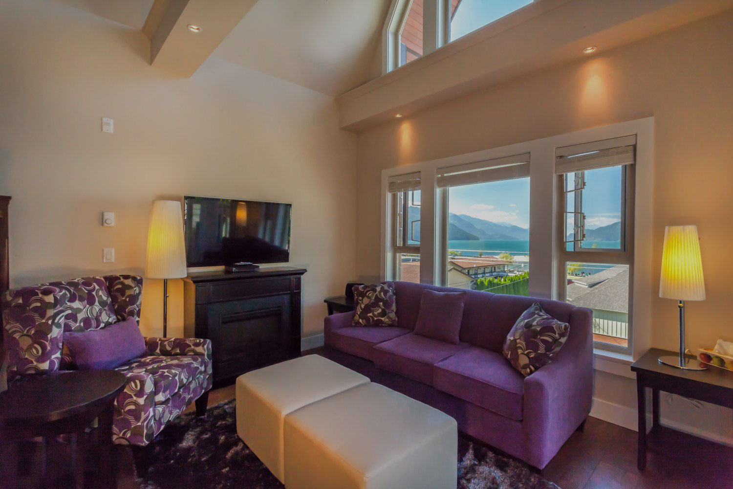 Harrison Lake View Suites | Hot Spring Accommodation | Vancouver